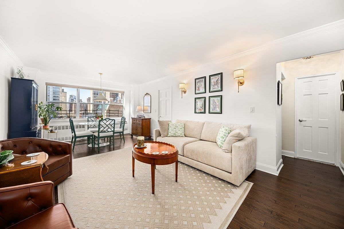 300 East 71st Street #11N in Manhattan - For Sale | Yoreevo